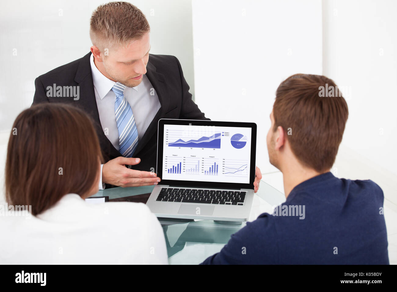 Explaining agent hi-res stock photography and images - Alamy