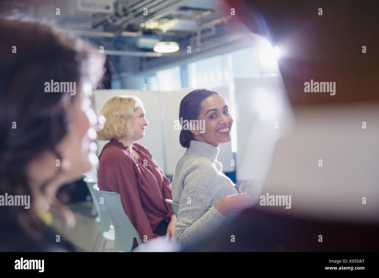 Turning looking back over shoulder hi-res stock photography and images ...