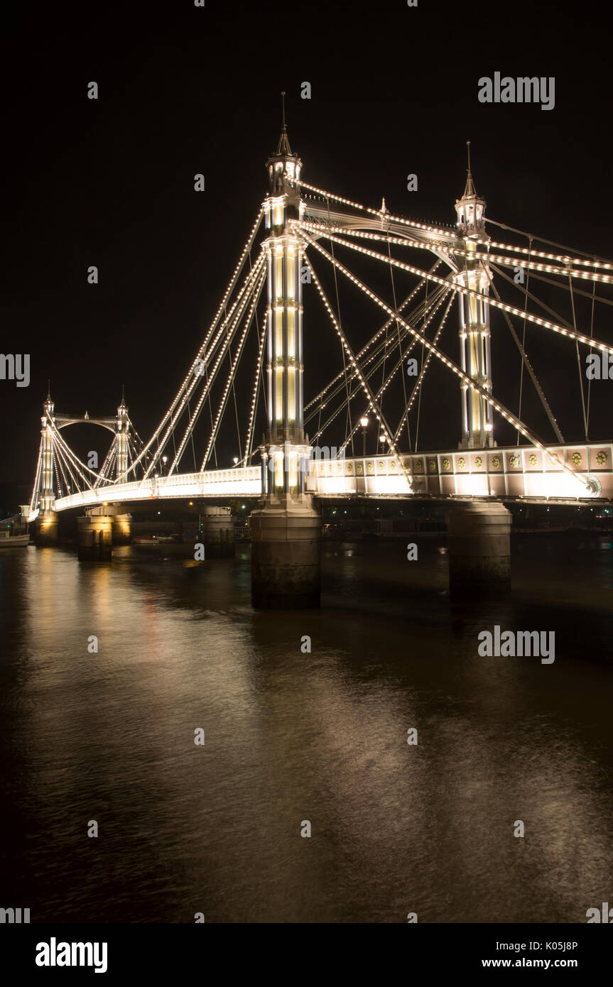 UK, England, London, Albert Bridge night Stock Photo - Alamy