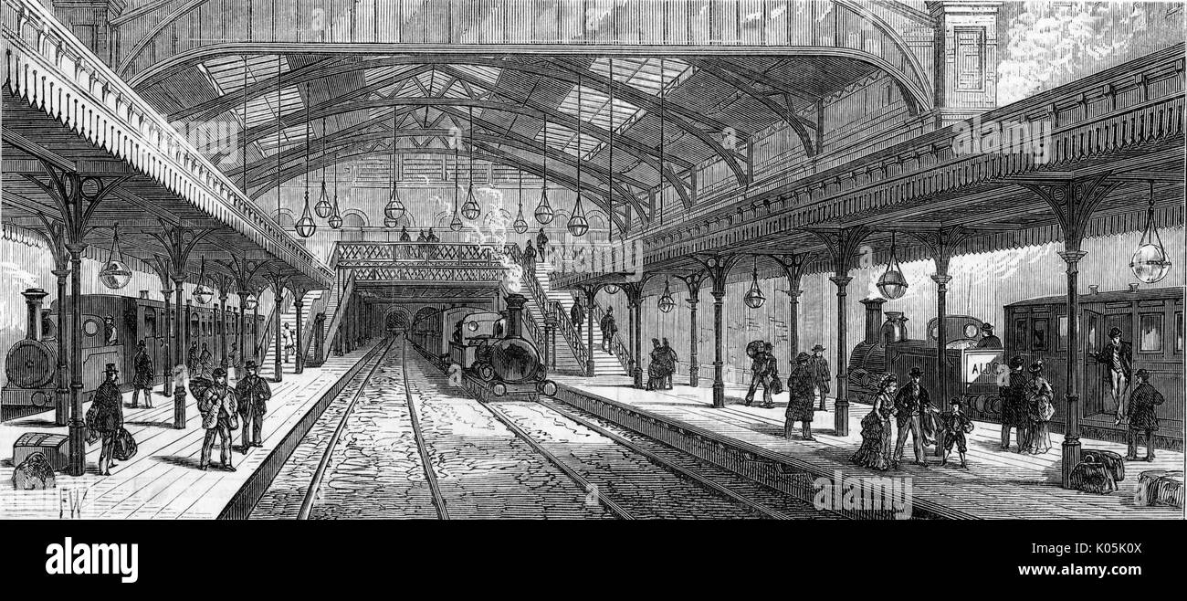 Aldgate underground station hi-res stock photography and images - Alamy