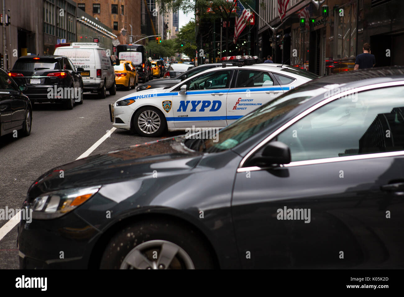 New york street scene with NYPD, New york City Police Department ...