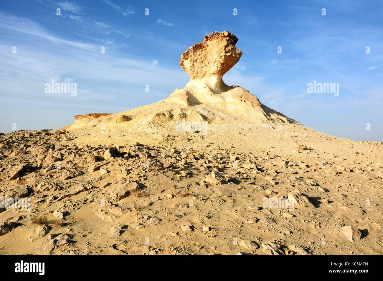 Limestone formation in Bir Zekreet, Qatar Stock Photo - Alamy