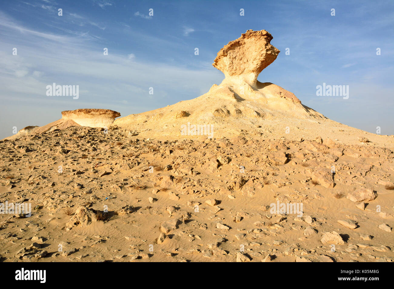 Limestone formation in Bir Zekreet, Qatar Stock Photo - Alamy