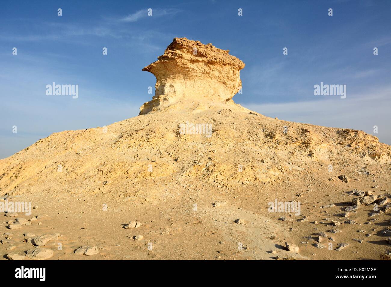 Limestone formation in Bir Zekreet, Qatar Stock Photo - Alamy