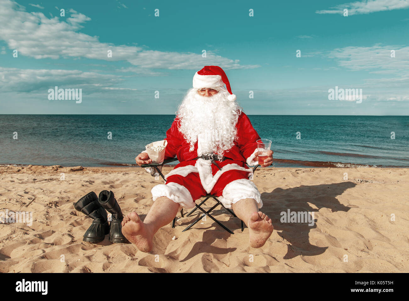 Popcorn beach beach hi-res stock photography and images - Alamy