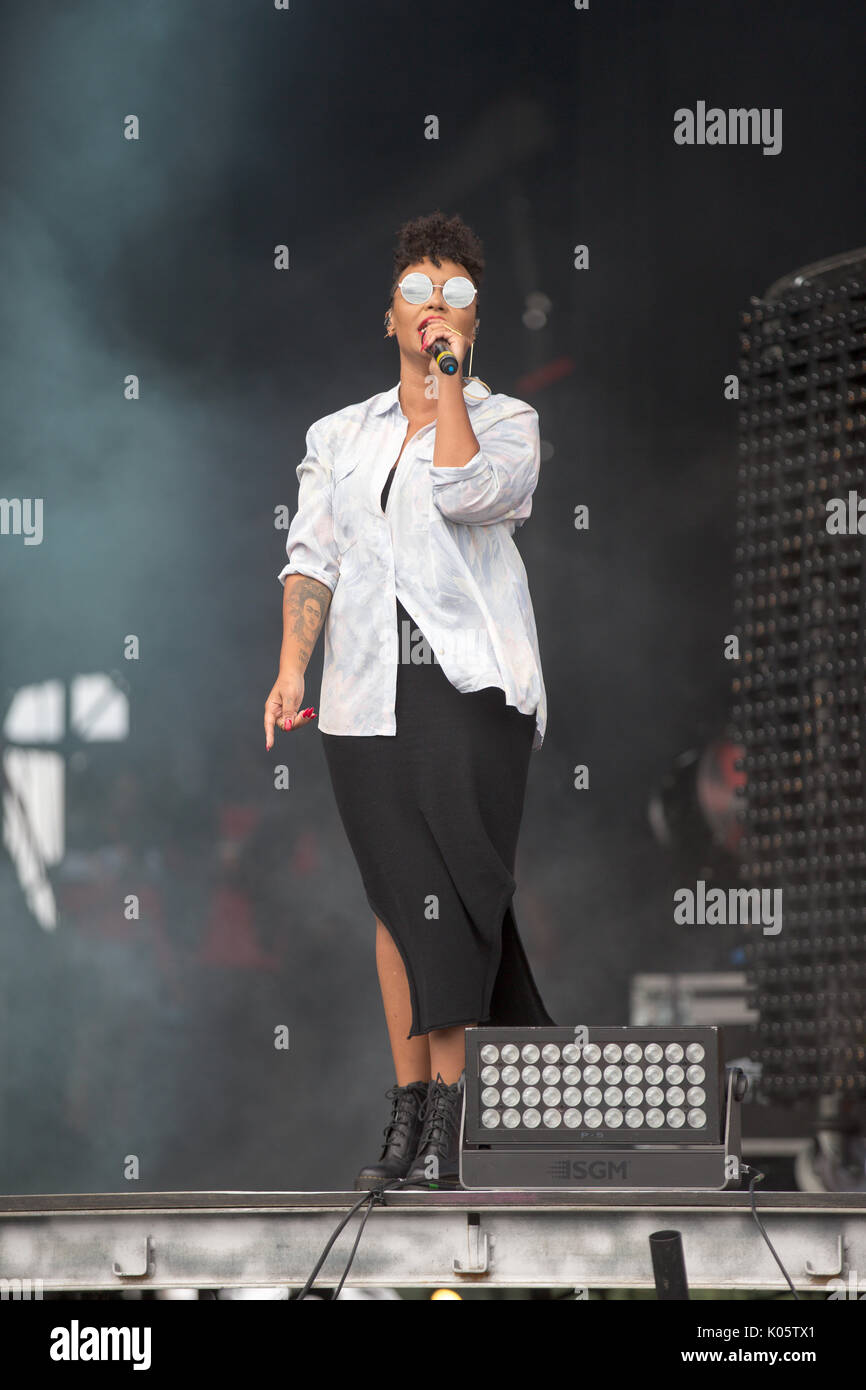 Emeli sande concert hi-res stock photography and images - Alamy