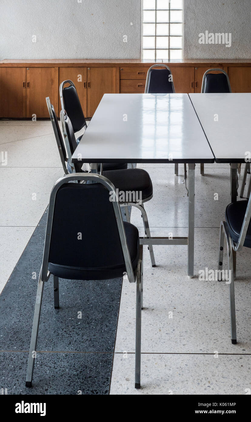 Beautiful table set outside hi-res stock photography and images - Alamy