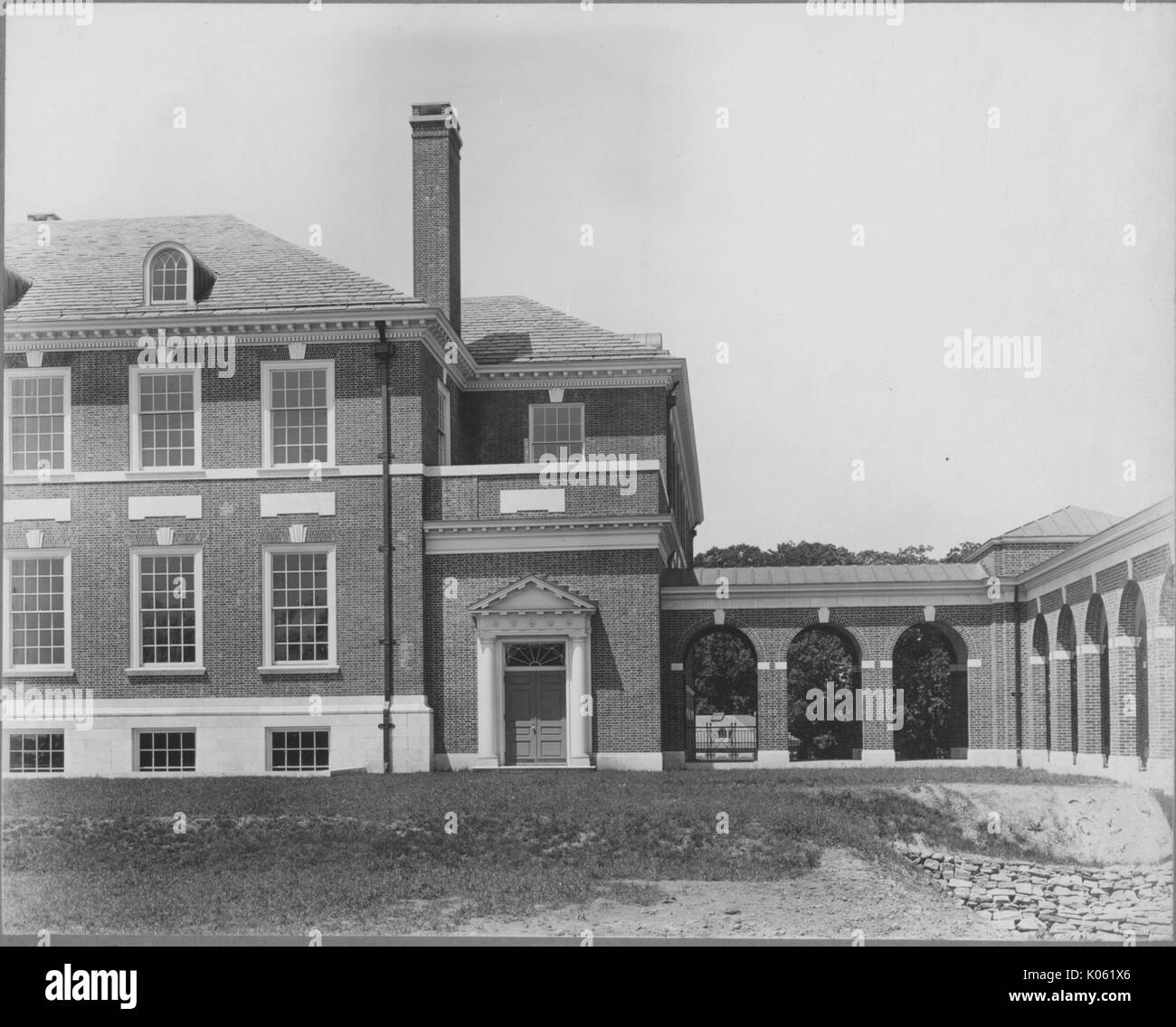 Community connected urban building hi-res stock photography and images ...