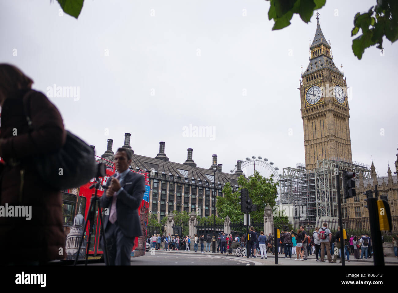 Big ben at 12 o clock hi-res stock photography and images - Alamy
