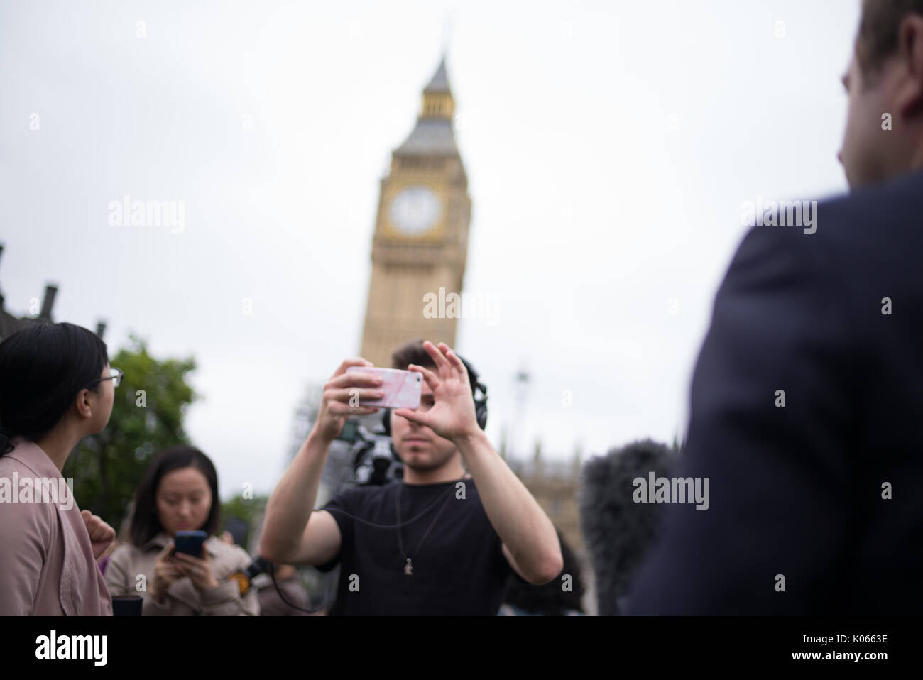 Big ben at 12 o clock hi-res stock photography and images - Alamy