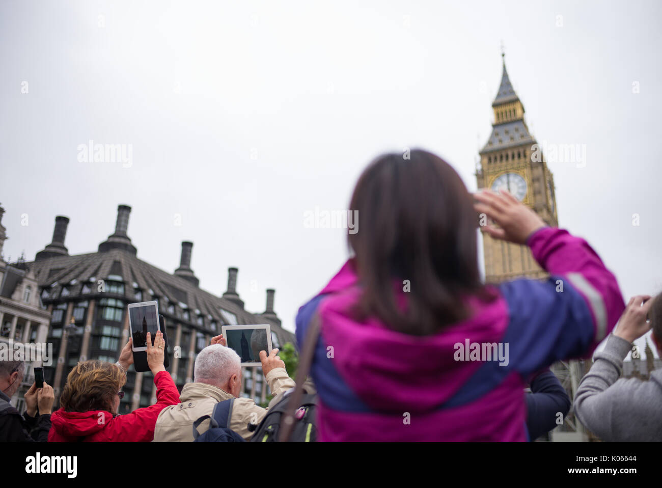 Big ben at 12 o clock hi-res stock photography and images - Alamy