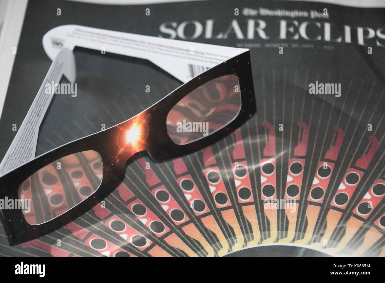 Bethesda, USA. 21st Aug, 2017. Preparing for the Solar Eclipse, a pair of "sun catcher" solar ...