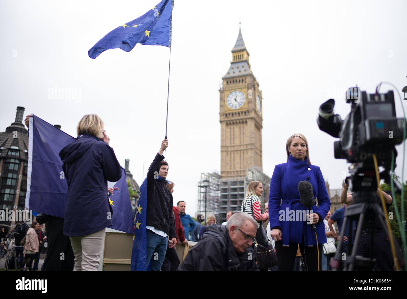 Big ben at 12 o clock hi-res stock photography and images - Alamy