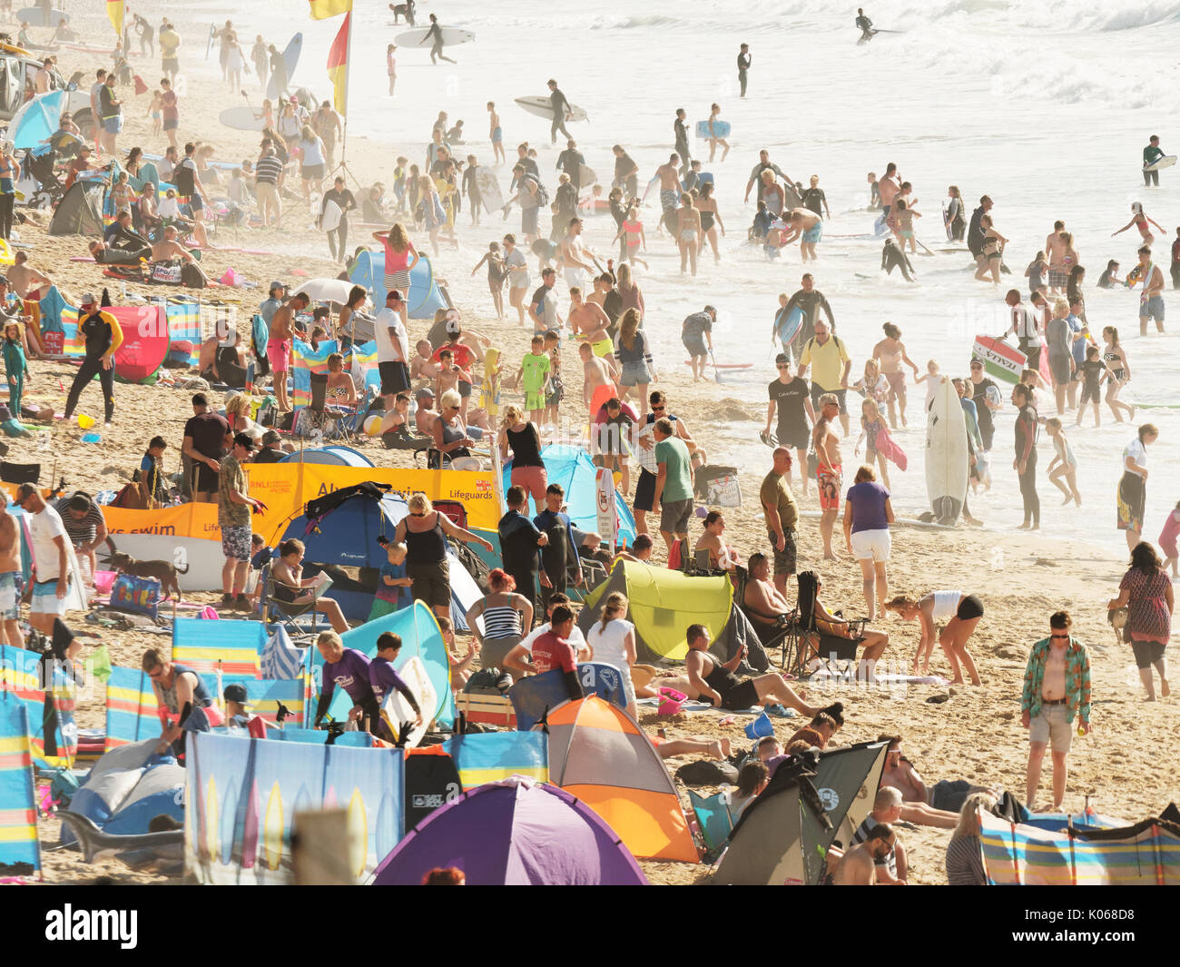 Newquay, Cornwall, UK. 21st August, 2017. UK weather showers sunshine ...