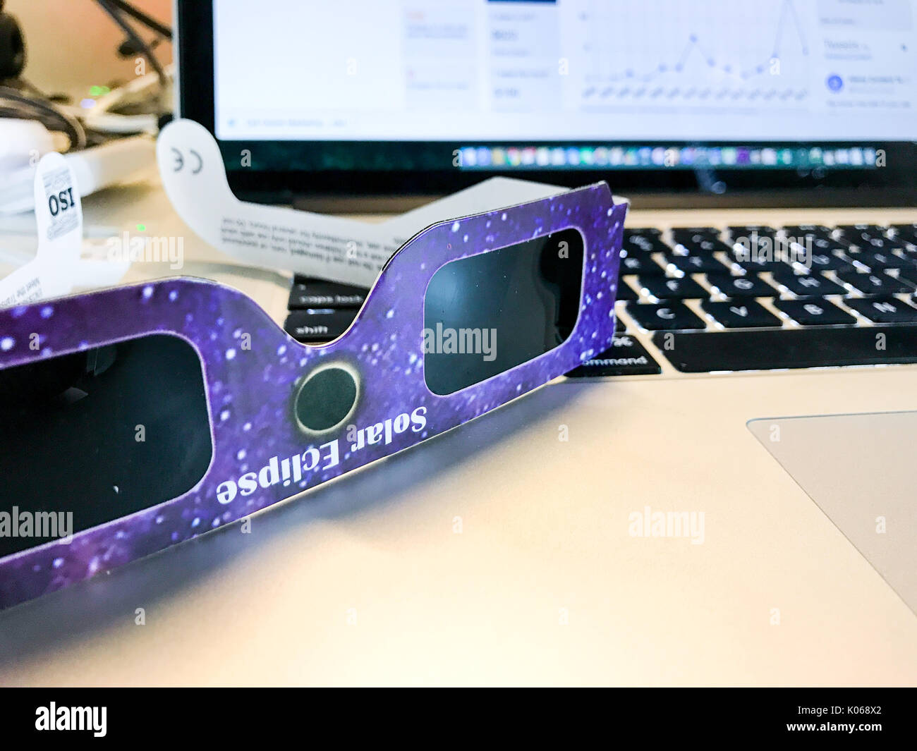 Cant see eclipse hi-res stock photography and images - Alamy