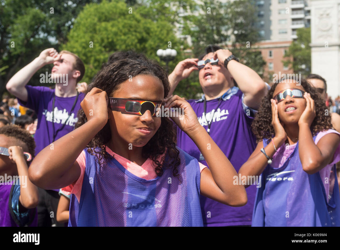 Solar eclipse glasses kid hi-res stock photography and images - Alamy