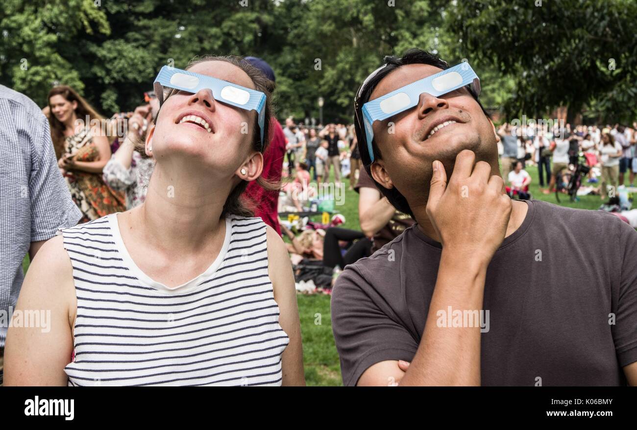 New york city solar eclipse hi-res stock photography and images - Alamy