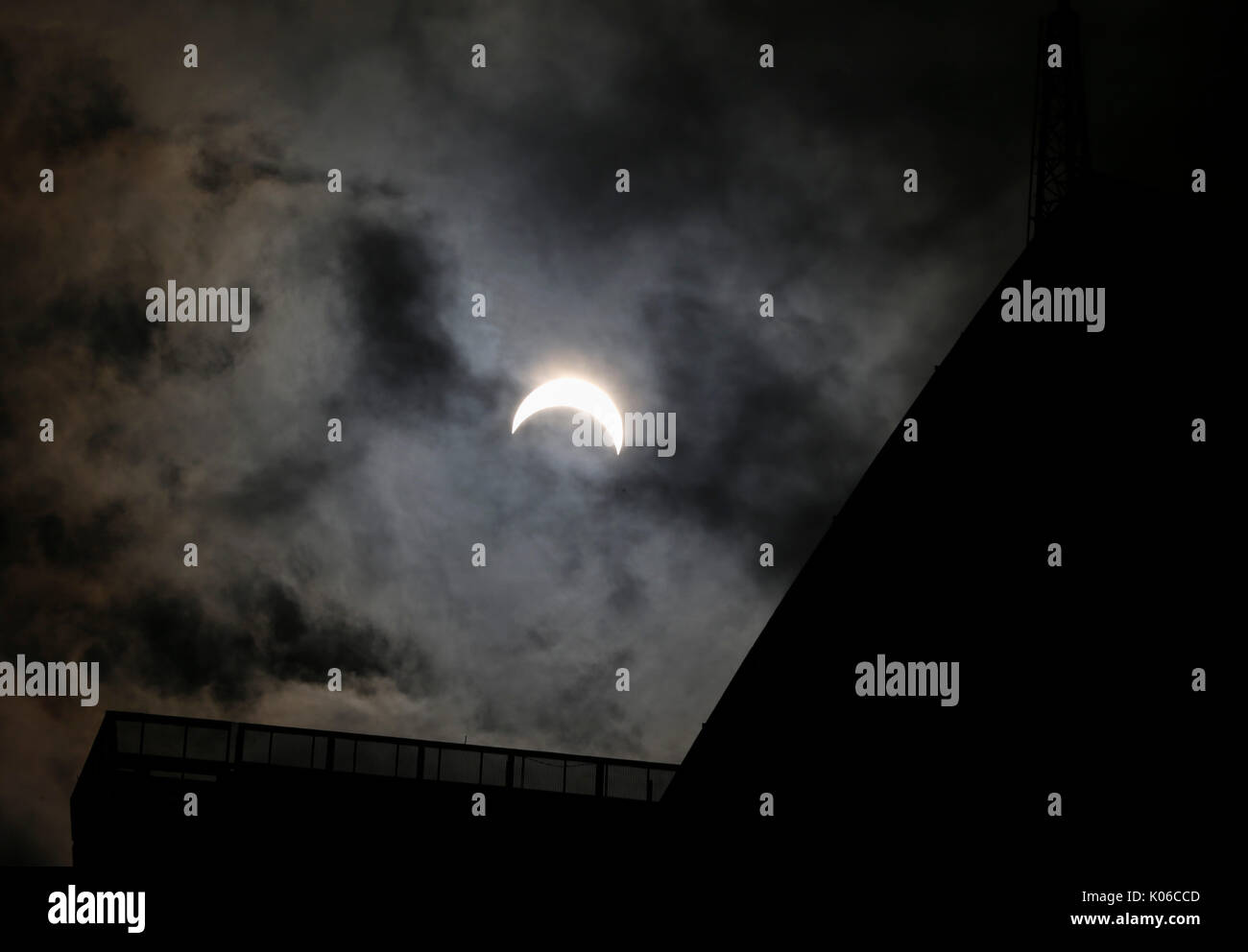 Partial solar eclipses hi-res stock photography and images - Alamy