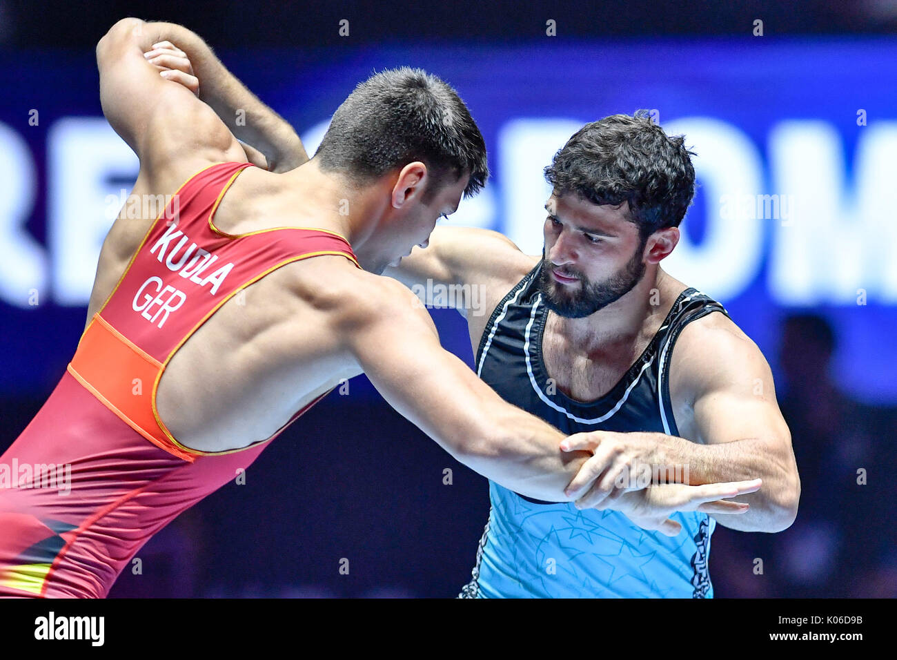 Paris. 21st Aug, 2017. Metehan Basar (R) of Turkey competes with Denis ...