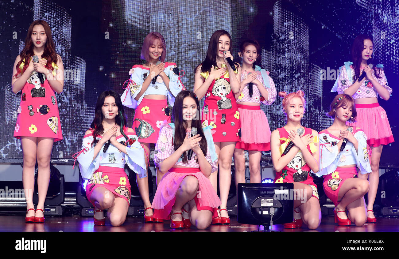 Momoland releases new album South Korean girl group Momoland performs ...