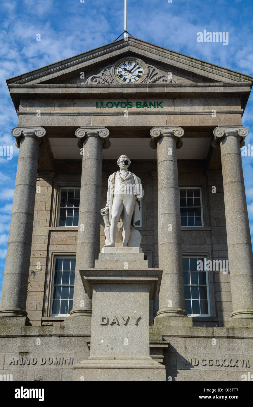 High street penzance hi-res stock photography and images - Alamy