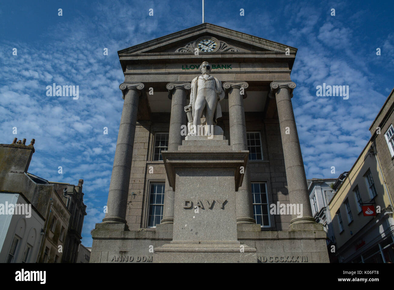 Penzance, Cornwall, UK. 22nd August 2017. The statue of Sir Humphry ...