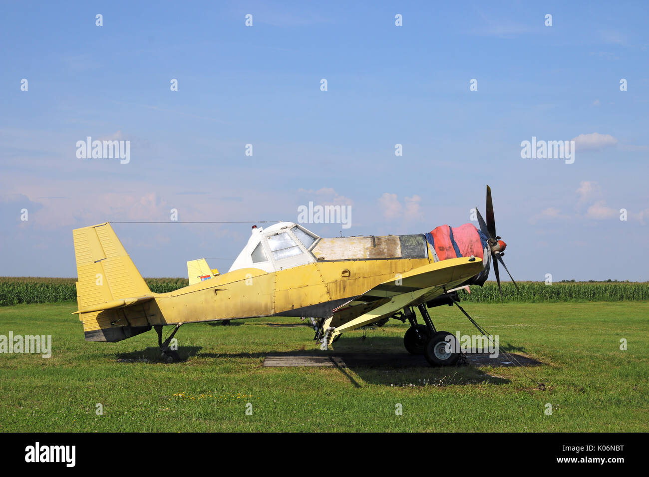 Crop duster airplane hi-res stock photography and images - Alamy