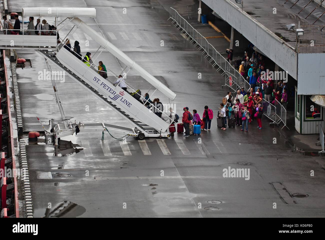 Boarding stairs ship hi-res stock photography and images - Alamy