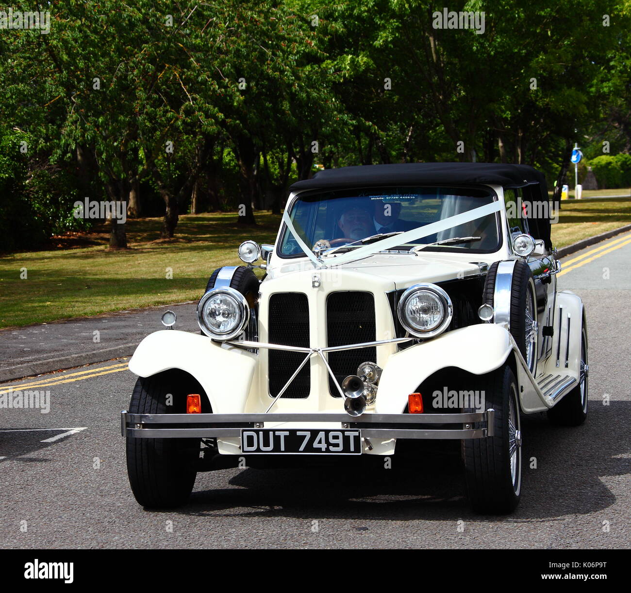 Wedding Cars, taking the Bride or Partner and whoever is giving him or ...