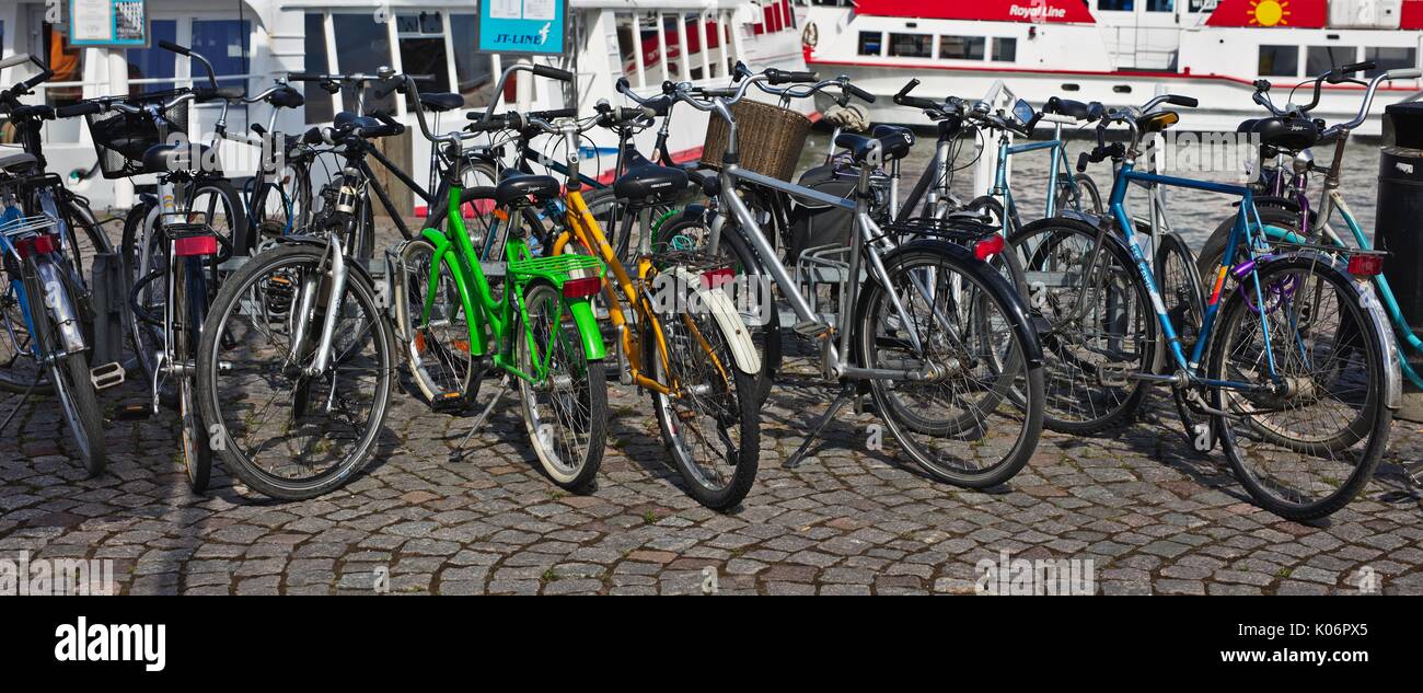 Shiny bikes hi-res stock photography and images - Alamy