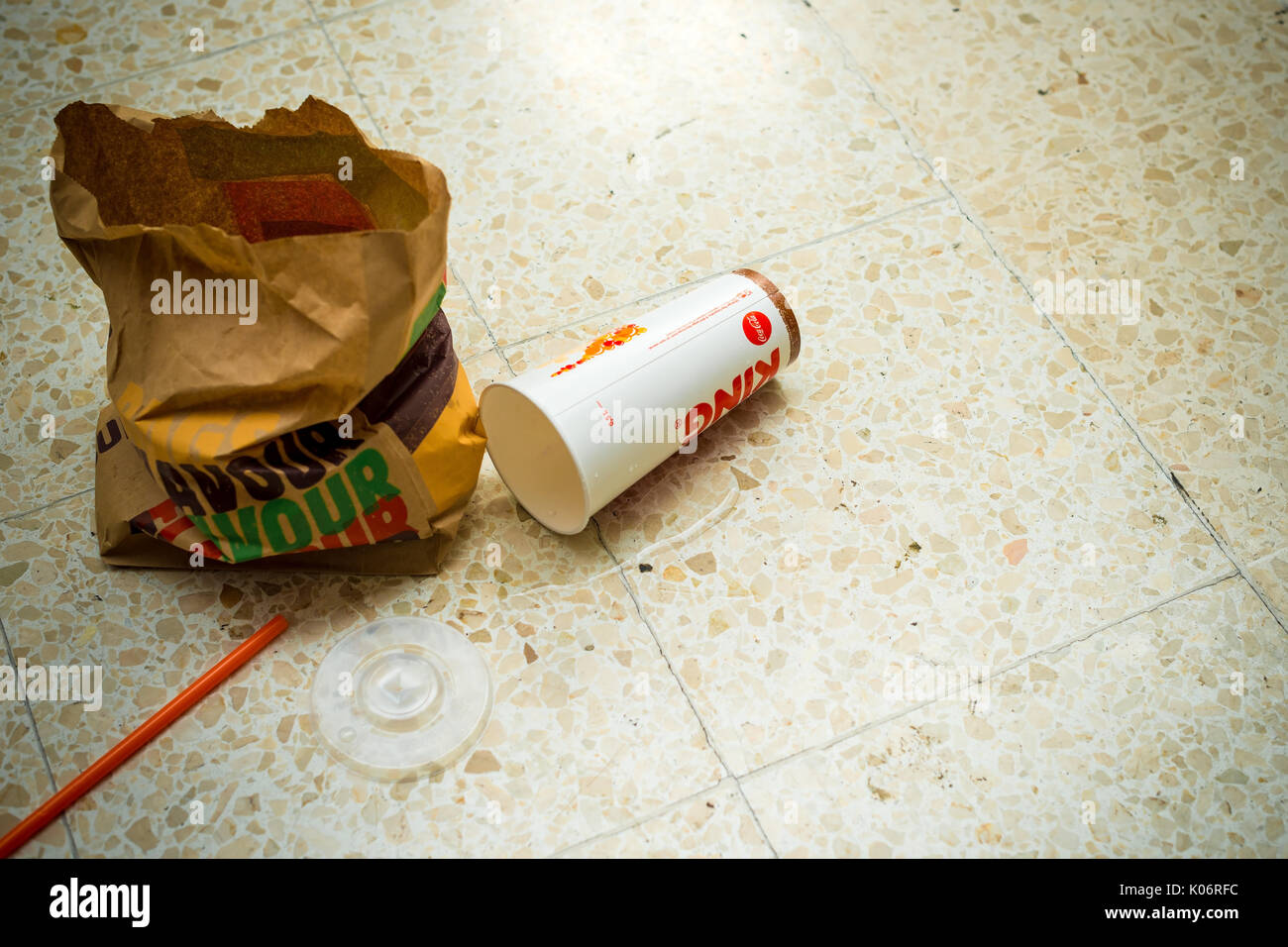 Typical litter waste on the floor at station in Victorian London Stock ...