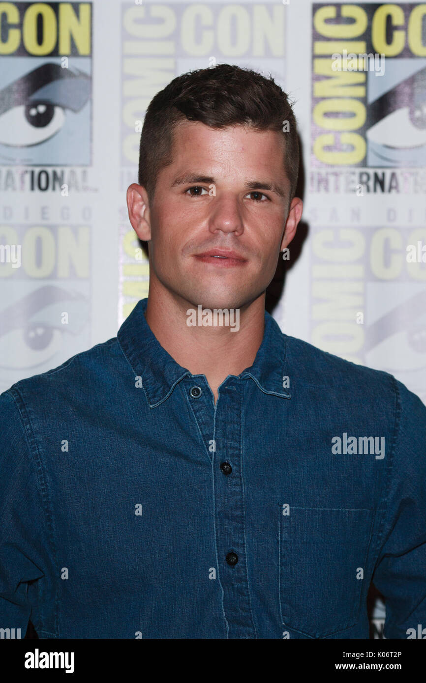 Charlie carver teen wolf hi-res stock photography and images - Alamy