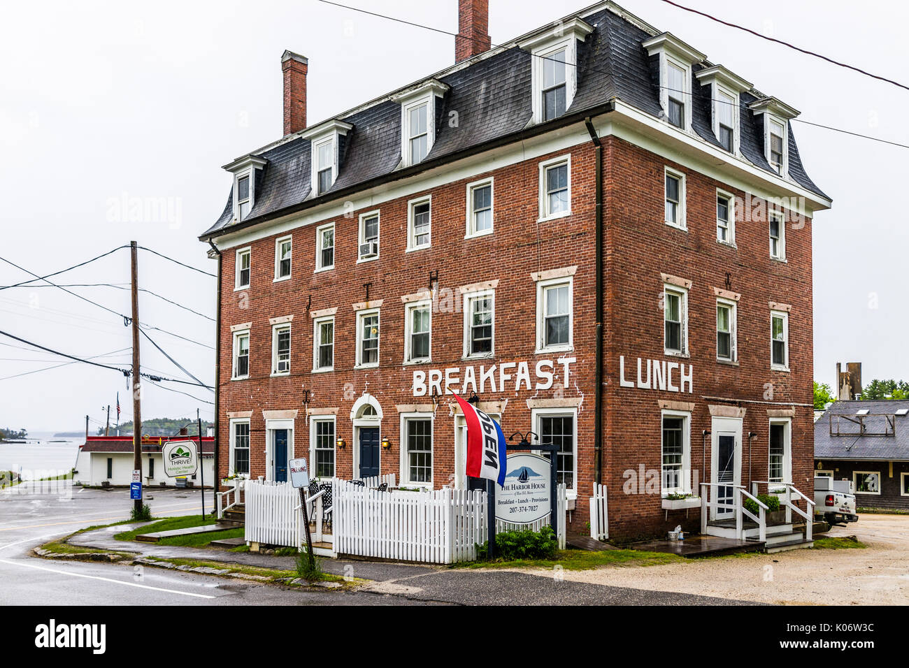 Architecture building brick maine hi-res stock photography and images ...