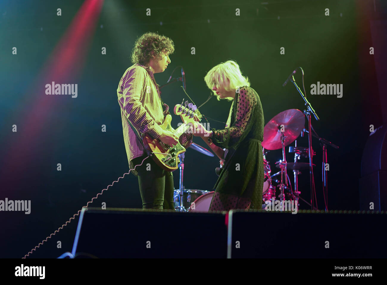 Sunflower bean band hi-res stock photography and images - Alamy