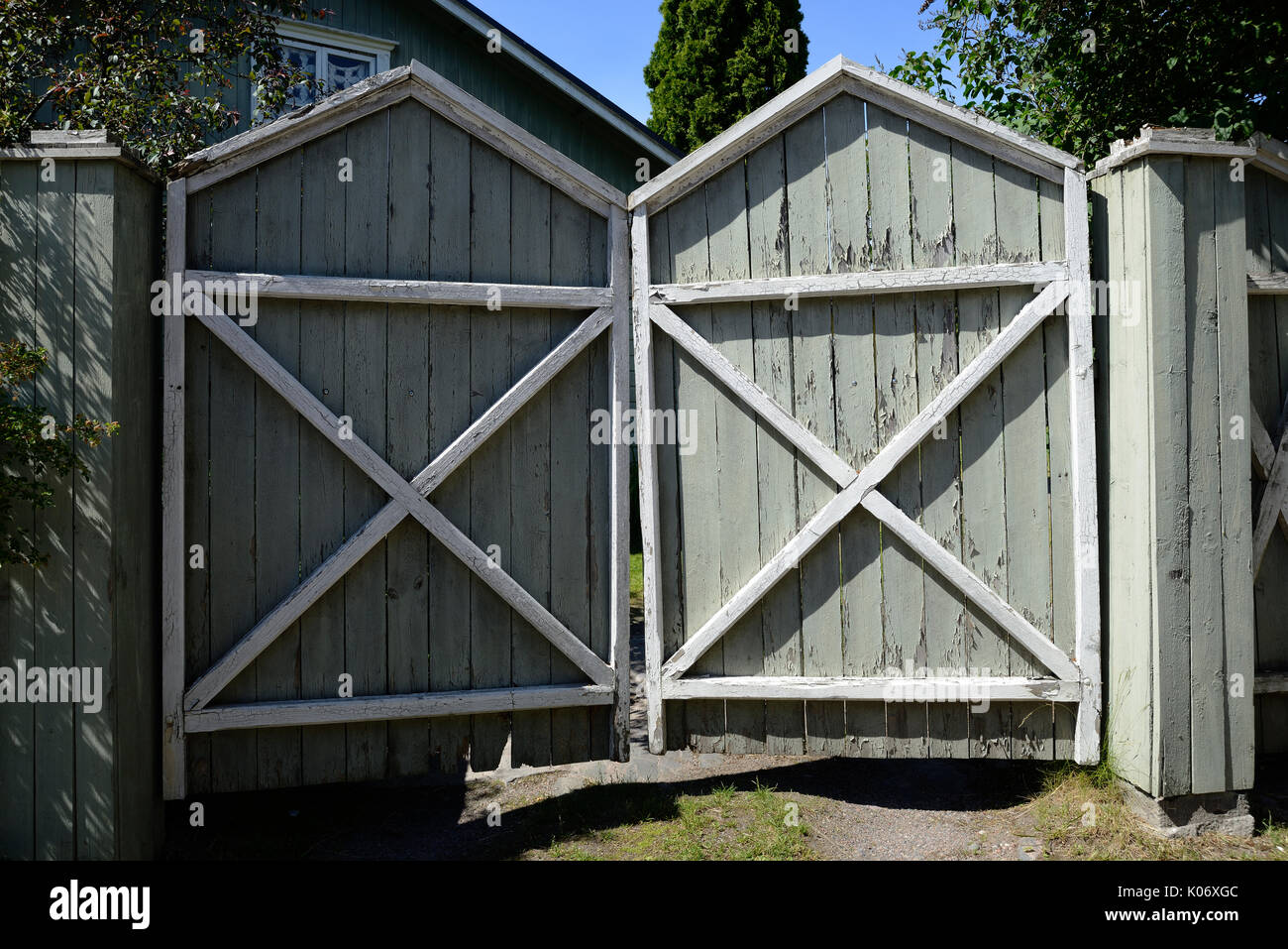 Double farm gate hi-res stock photography and images - Alamy