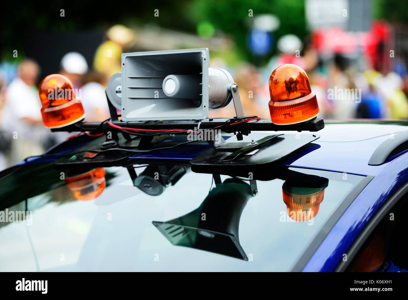 Car speaker roof hi-res stock photography and images - Alamy