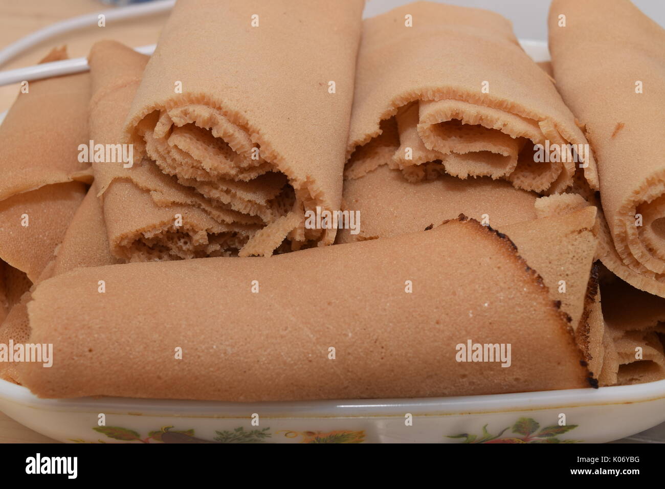 Injera table hi-res stock photography and images - Alamy