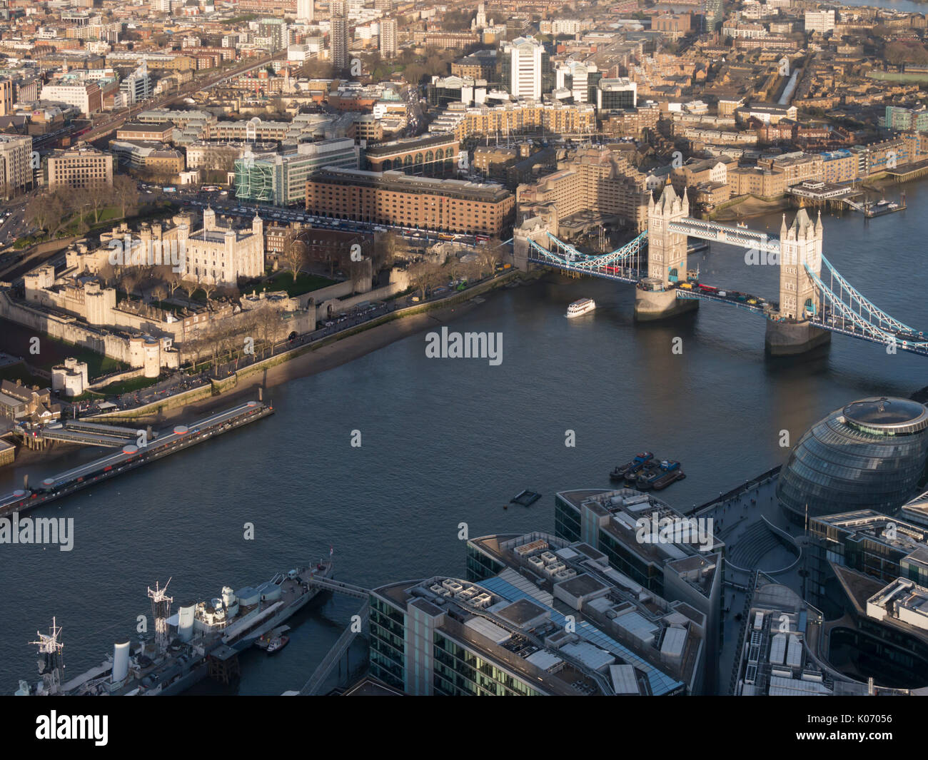London bridge aerial hi-res stock photography and images - Alamy
