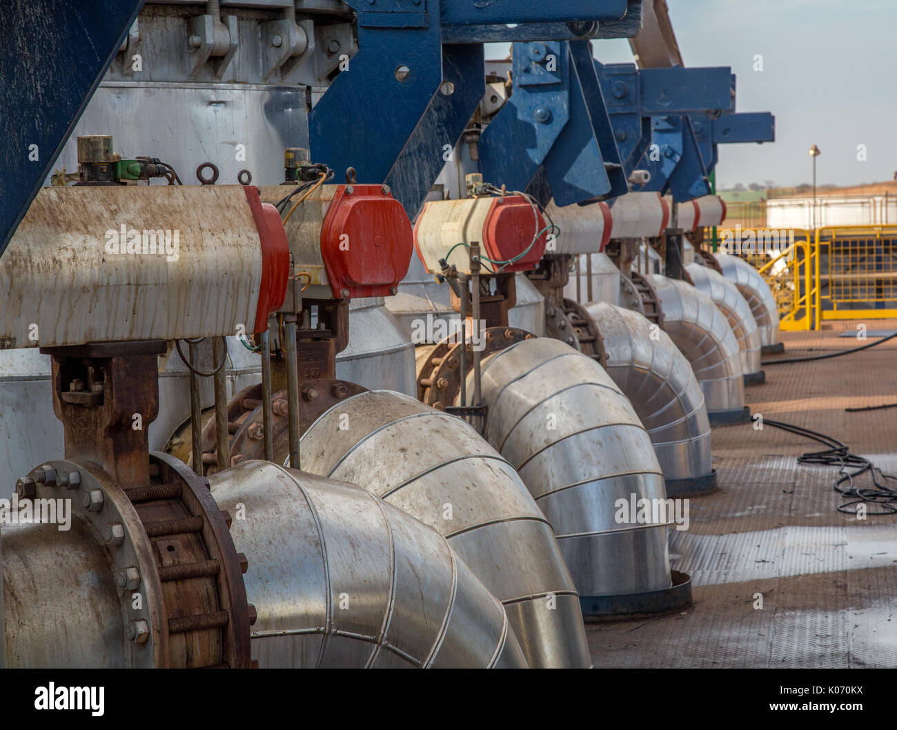 Process pipe line valve hi-res stock photography and images - Alamy