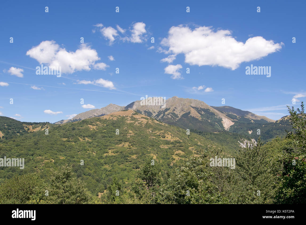 Generic sky hi-res stock photography and images - Alamy