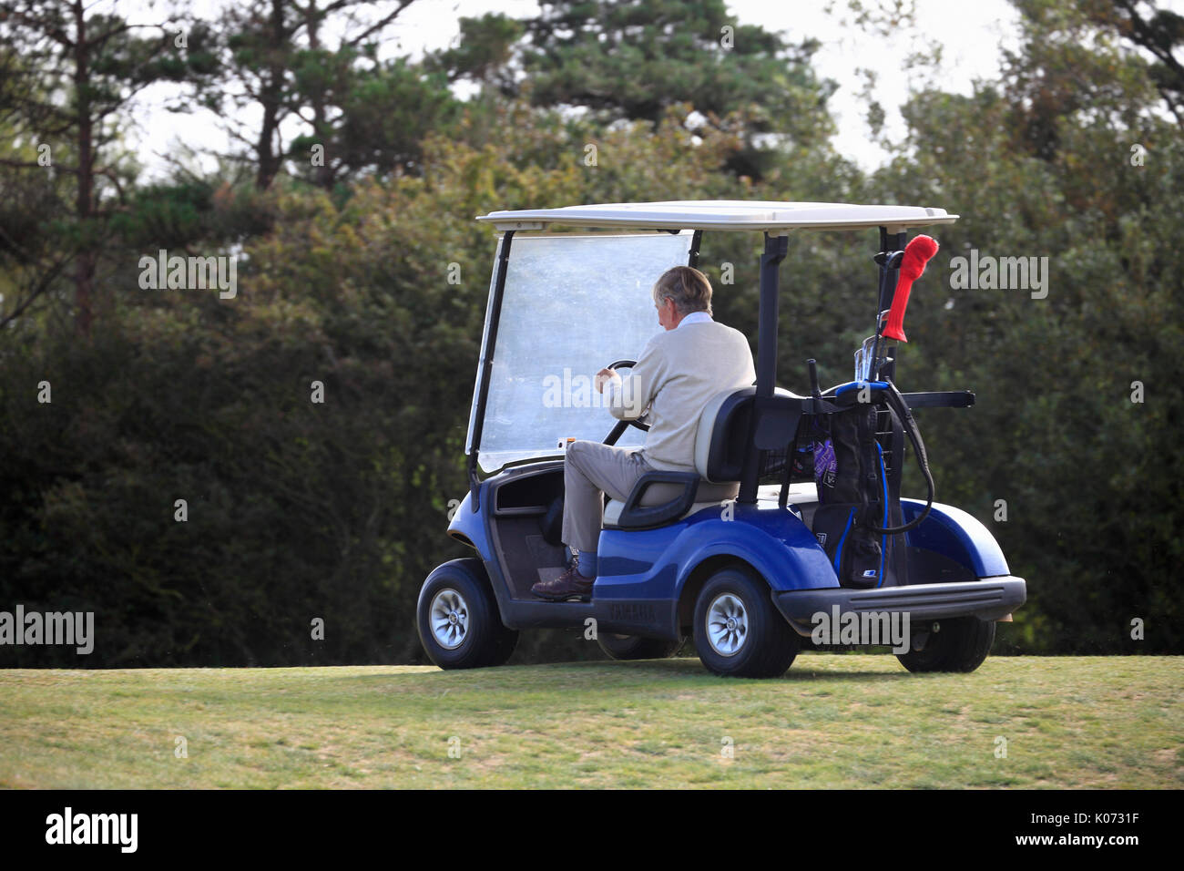 Golf buggy hi-res stock photography and images - Alamy