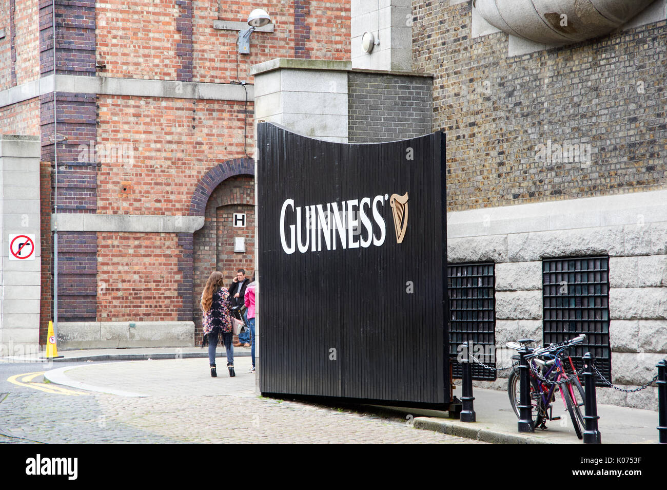 Guinness storehouse dublin sign hi-res stock photography and images - Alamy