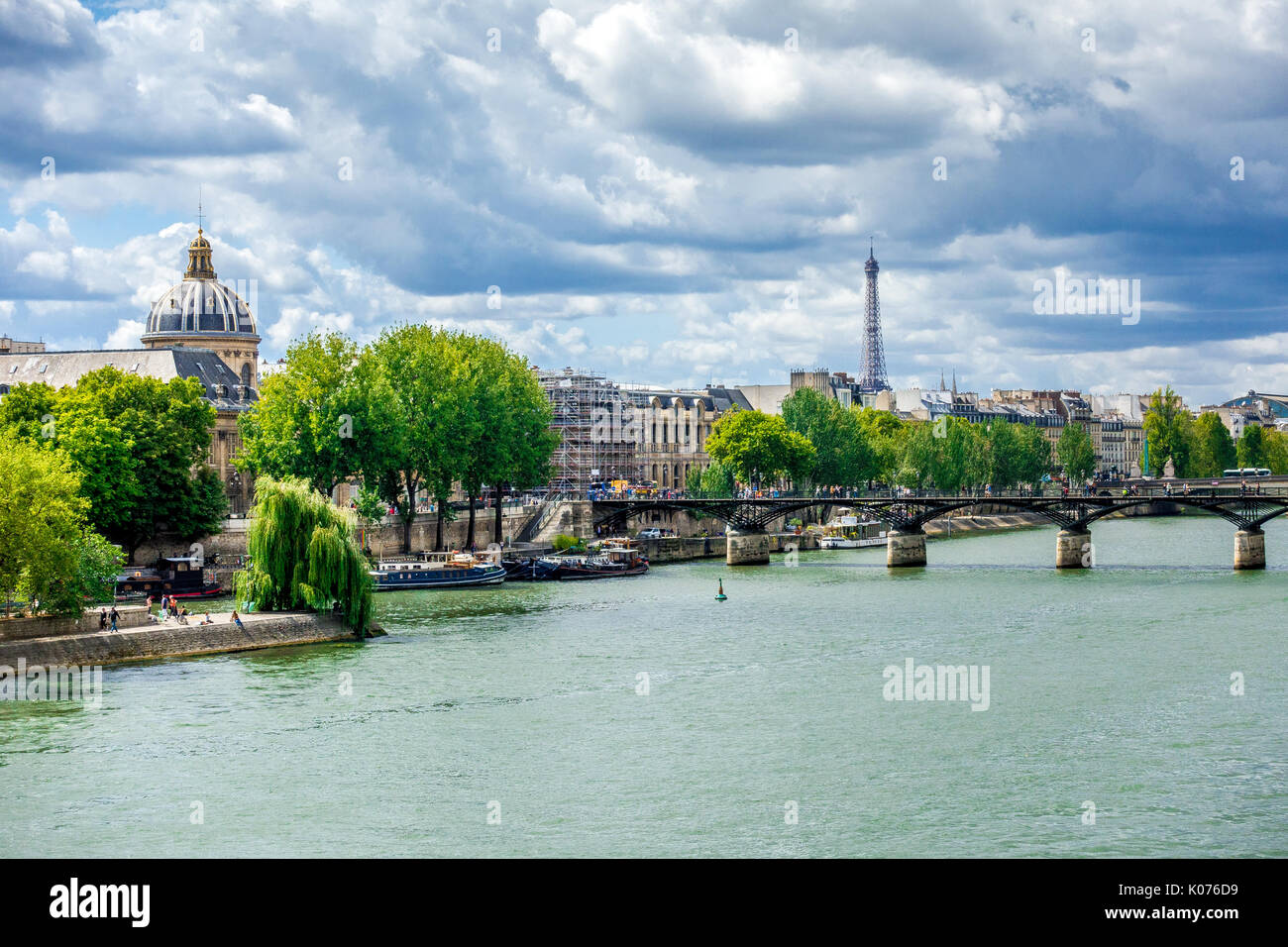 Riverbank by seine river hi-res stock photography and images - Alamy