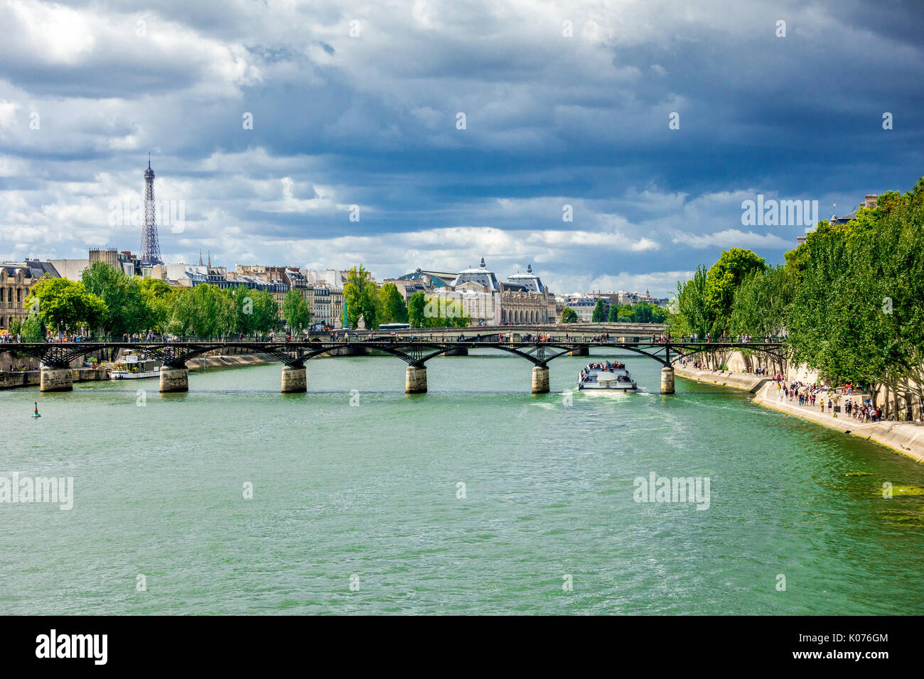 Riverbank by seine river hi-res stock photography and images - Alamy