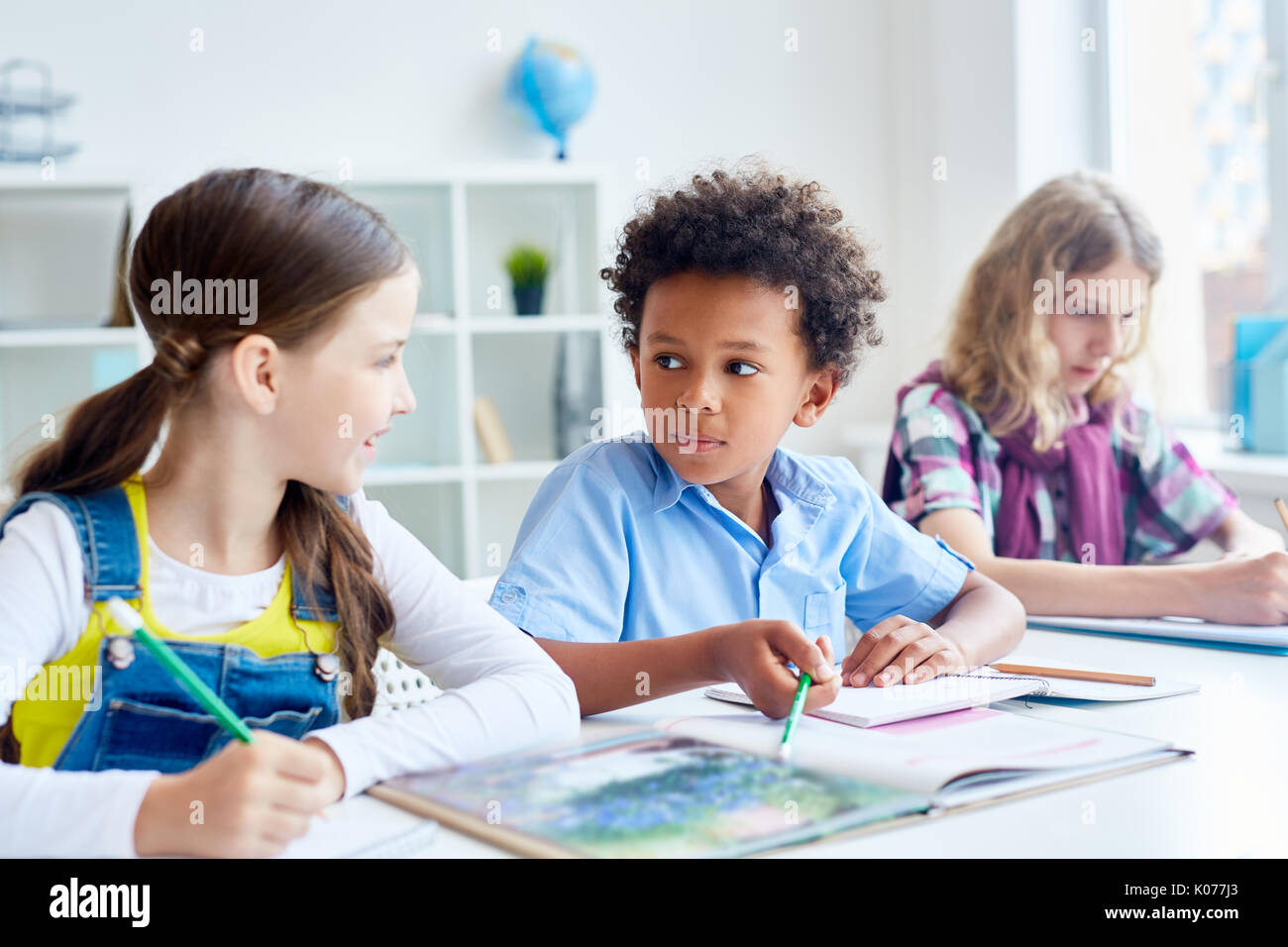 Scholar pointing hi-res stock photography and images - Alamy