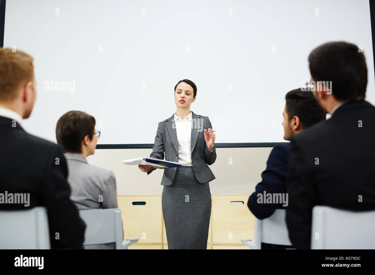 Presenting ideas hi-res stock photography and images - Alamy