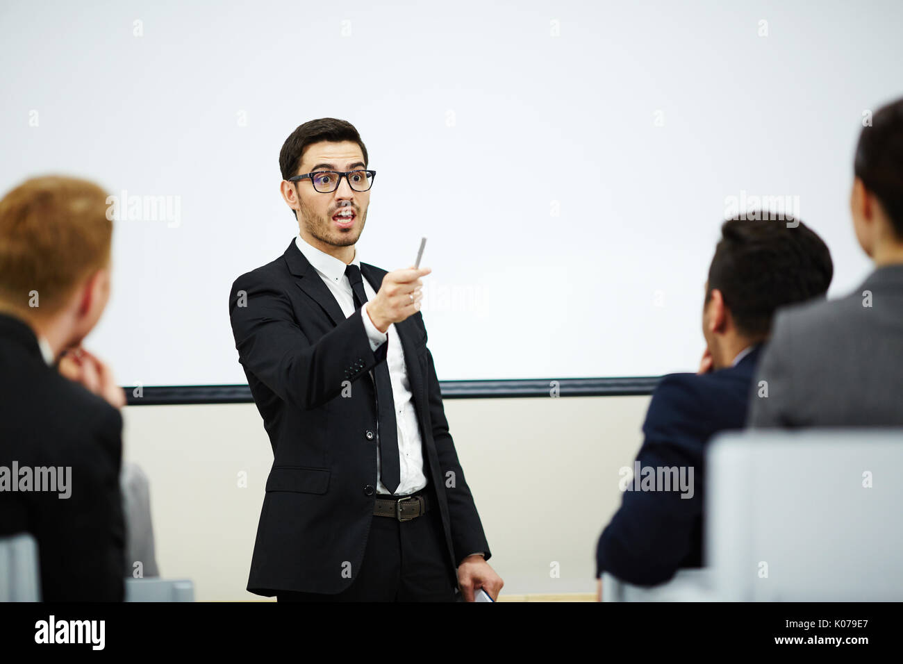 Speaker with presentation hi-res stock photography and images - Alamy