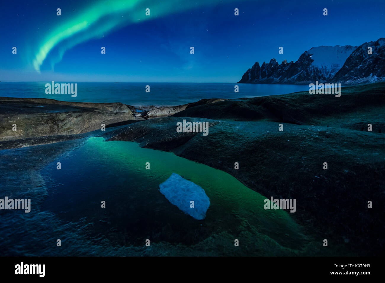 Senja island northern lights aurora hi-res stock photography and images ...