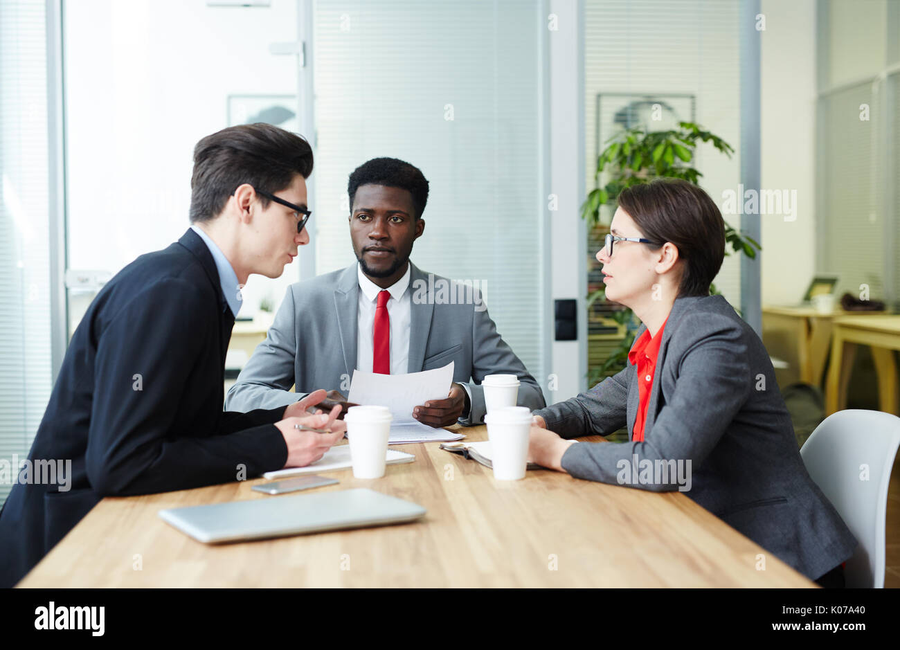 Briefing of directors Stock Photo - Alamy
