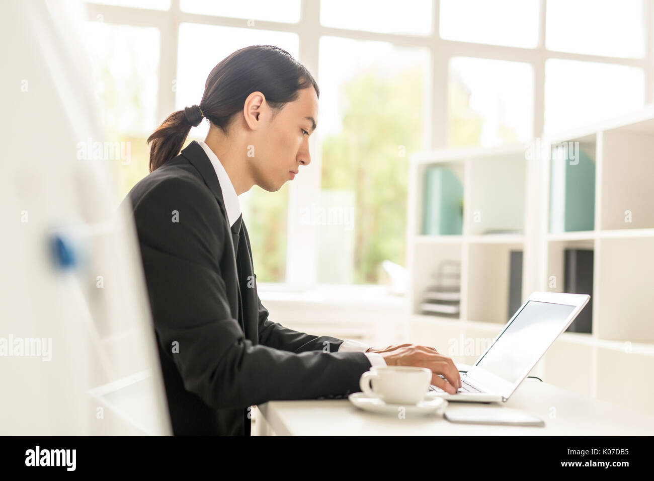 Businessperson manager hi-res stock photography and images - Alamy